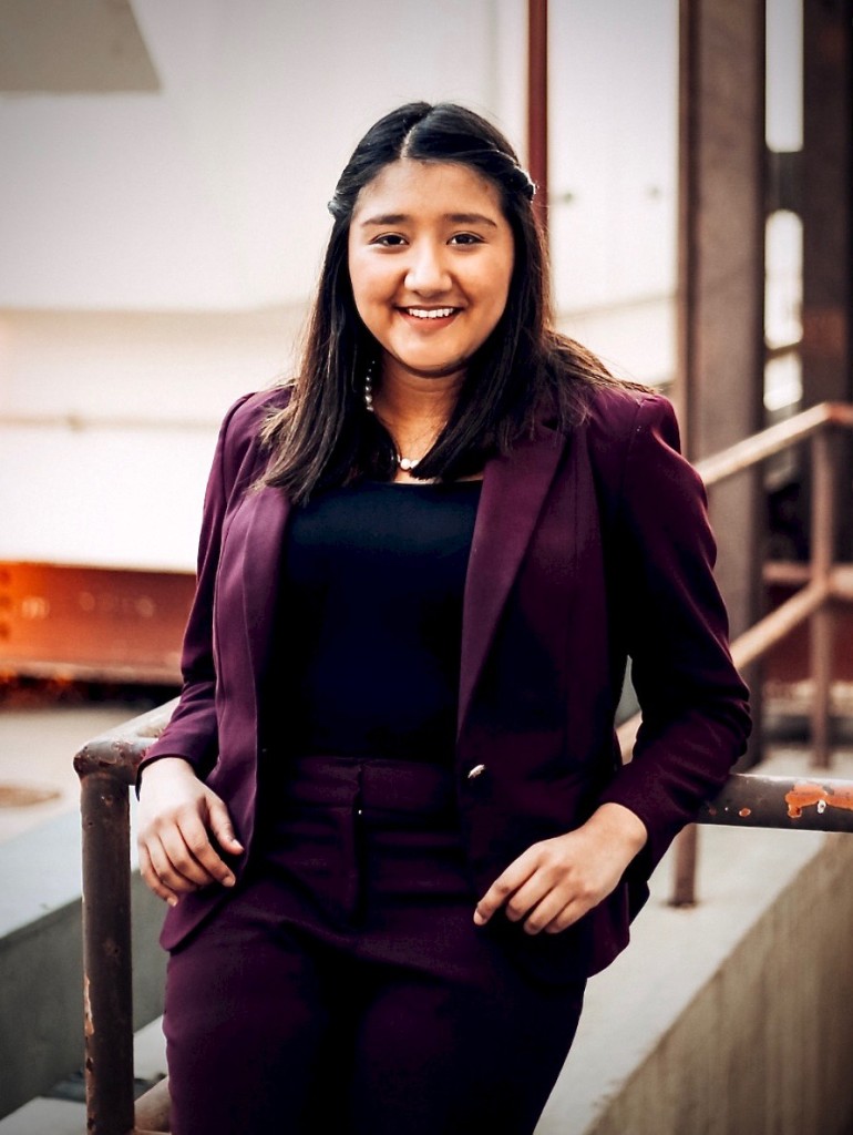 New coach Danielle Delgado is leading Speech and Debate team – De Equitibus